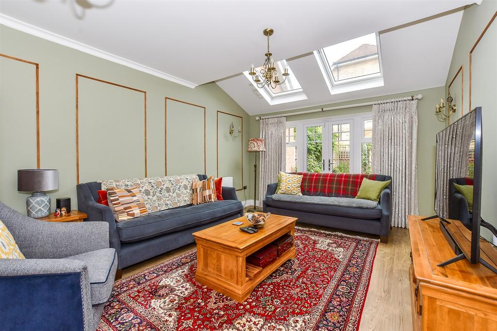 Frank Rosier Way, Tunbridge Wells TN2 5 bed detached house for sale - £ ...