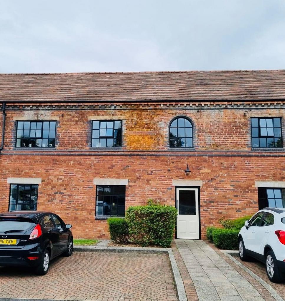 Woodcock Mews, Brierley Hill, DY5 2 bed apartment - £900 pcm (£208 pw)