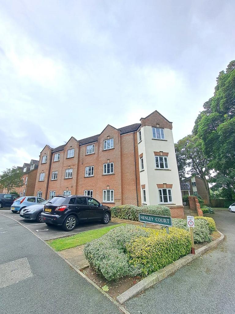 Henley Court, Prescot L35 2 bed flat - £825 pcm (£190 pw)