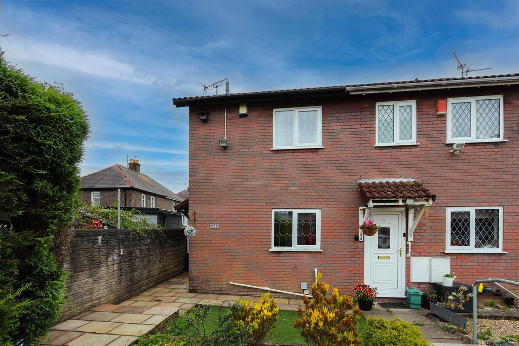 Woodham Park, Barry 2 bed end of terrace house - £225,000