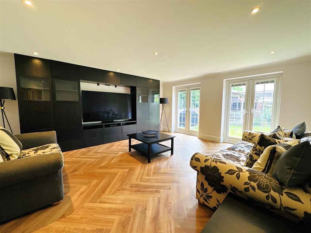 Old Hall Road, Skellow, Doncaster 5 bed detached house for sale - £350,000