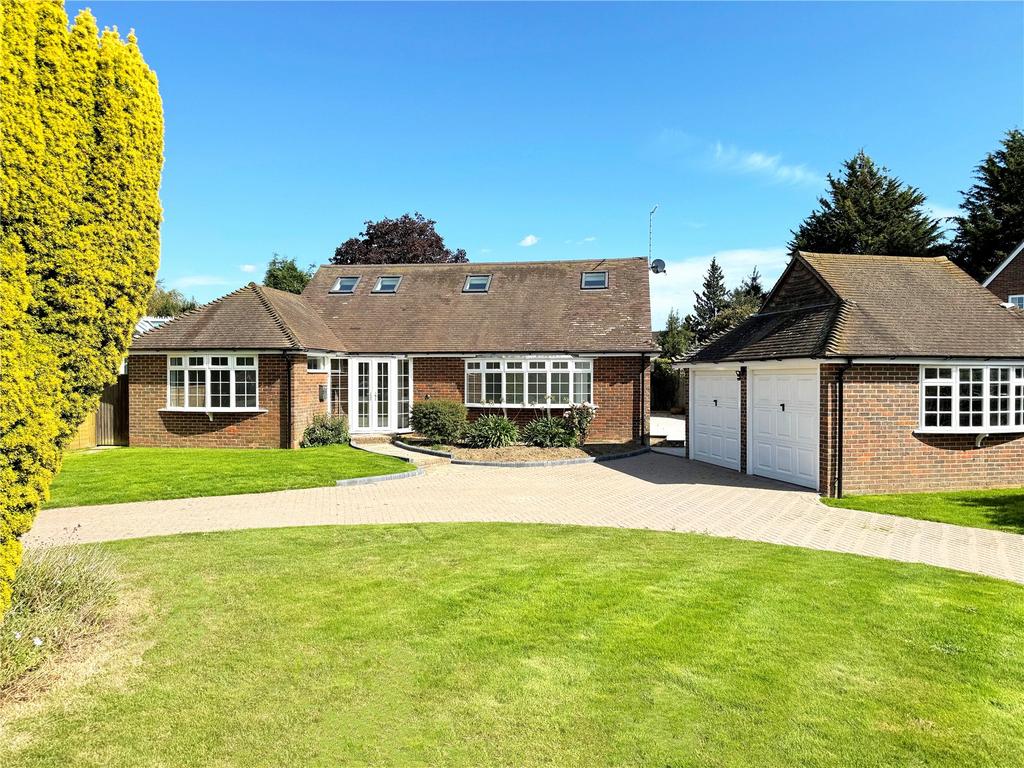 Ham Manor Close, Angmering, West Sussex 3 bed detached house - £950,000