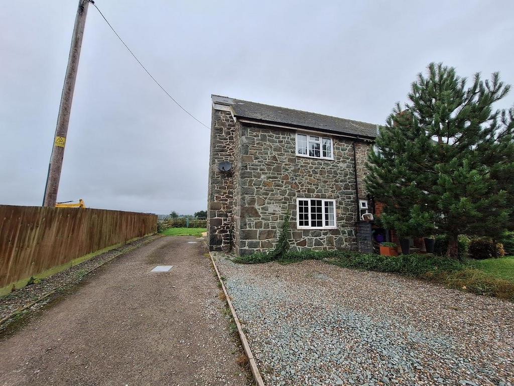Gate Farm, Trewern, Welshpool 3 bed semi-detached house - £895 pcm (£ ...