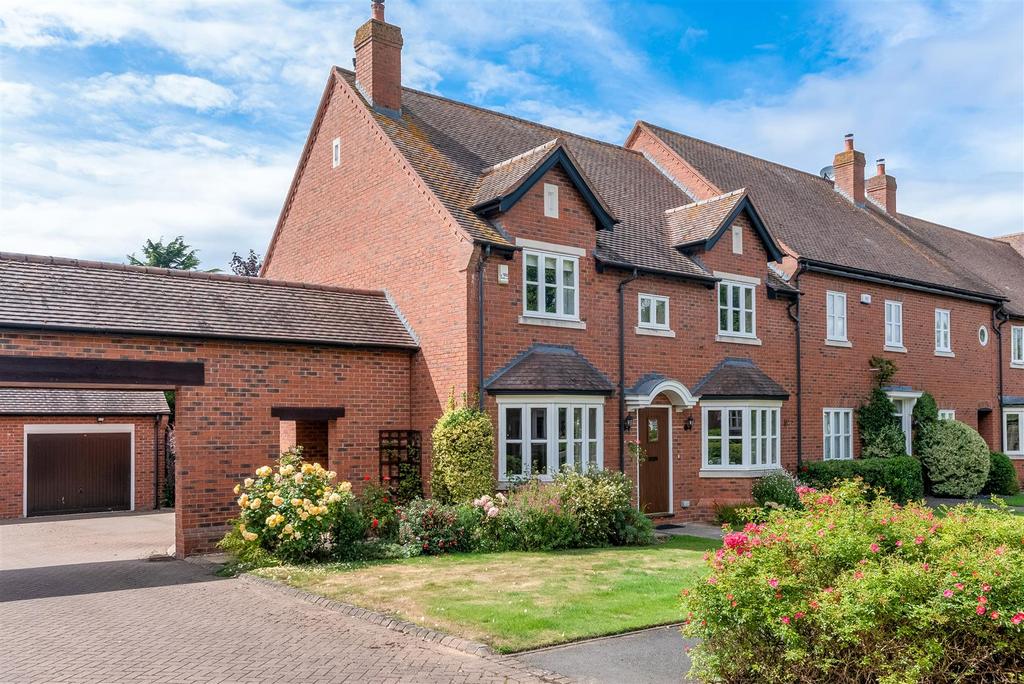 Oldborough Drive, Loxley, Warwick 4 bed semi-detached house - £625,000