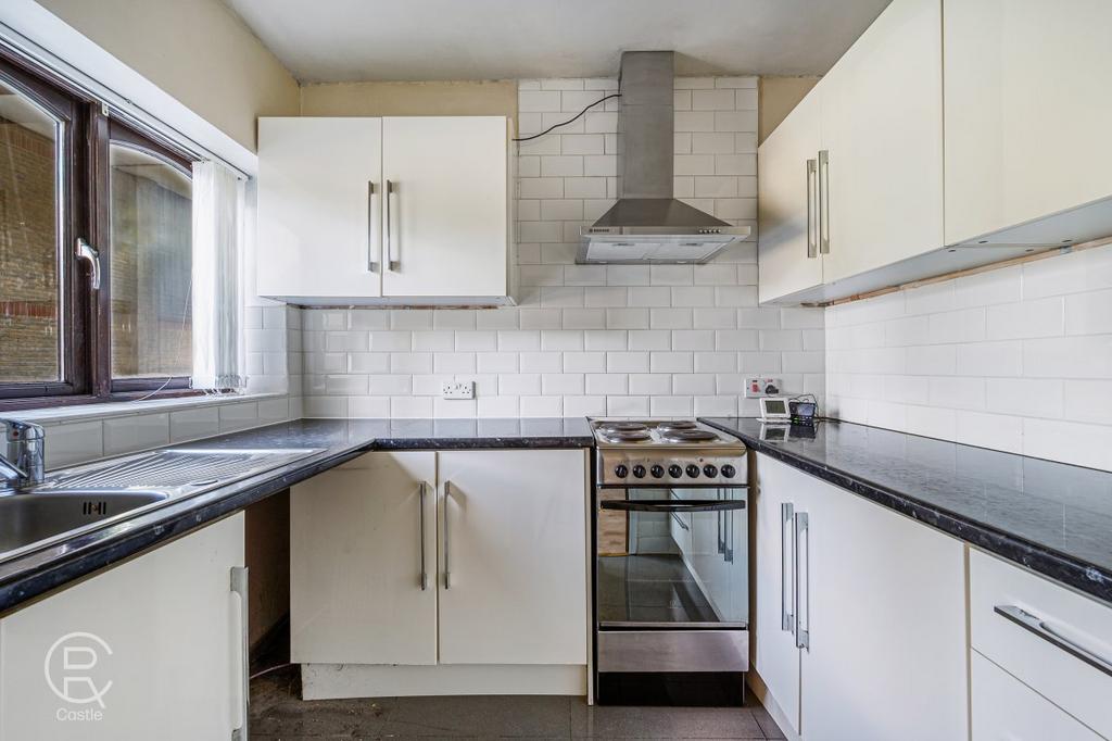 Kipling Court, Hanwell 1 bed flat - £1,550 pcm (£358 pw)