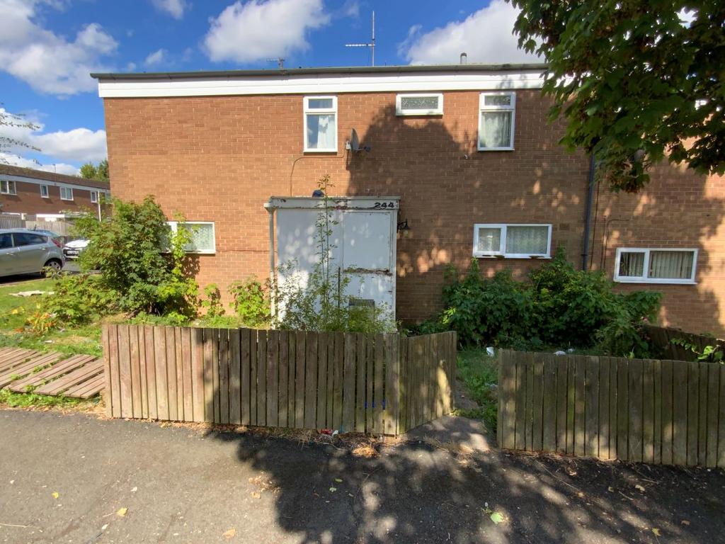 244 Westbourne, Telford, TF7 5QR 4 bed terraced house - £29,000