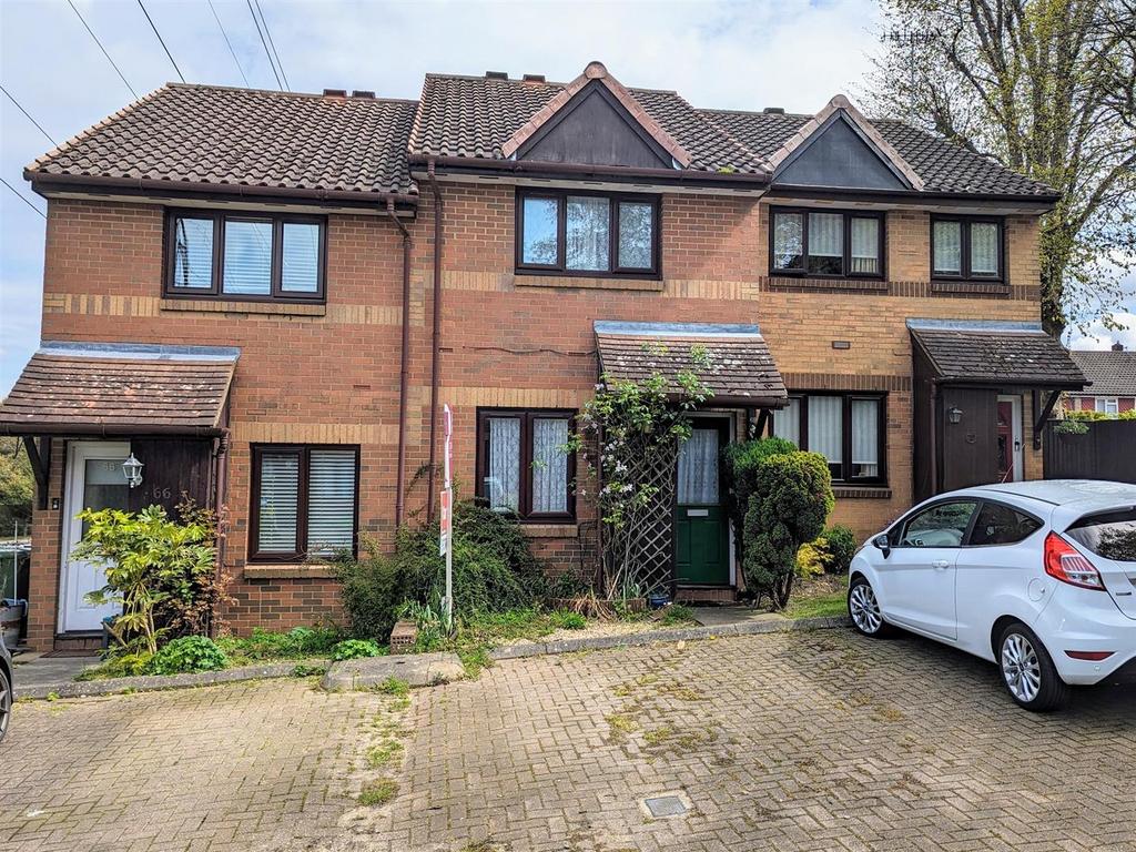 Richfield Road, Bushey WD23 2 bed terraced house to rent - £1,400 pcm ...