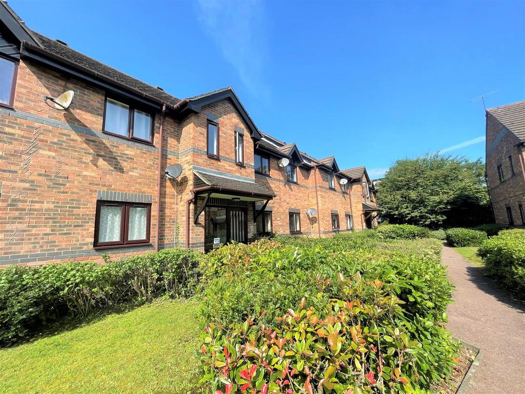 Redan Road, Aldershot GU12 2 bed apartment - £1,150 pcm (£265 pw)