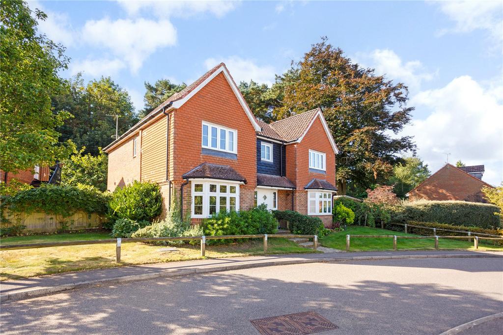 New Heritage Way, North Chailey... 5 bed detached house - £800,000