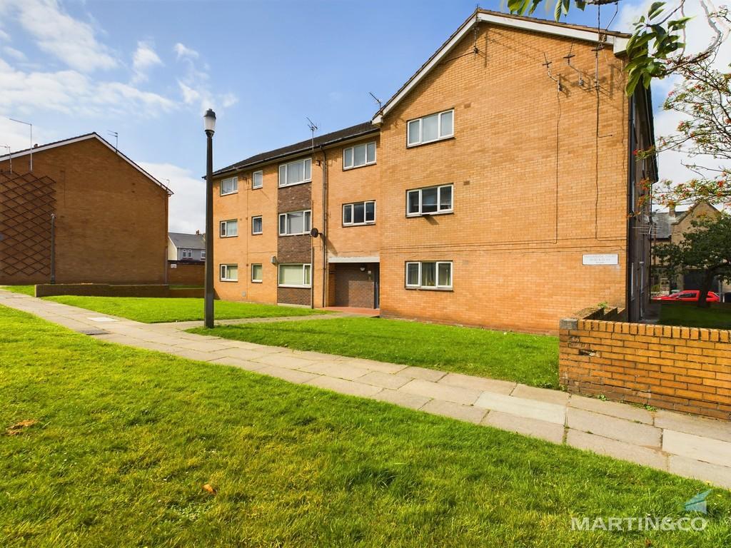 Sandbrook Court, Wirral CH46 2 bed apartment - £110,000