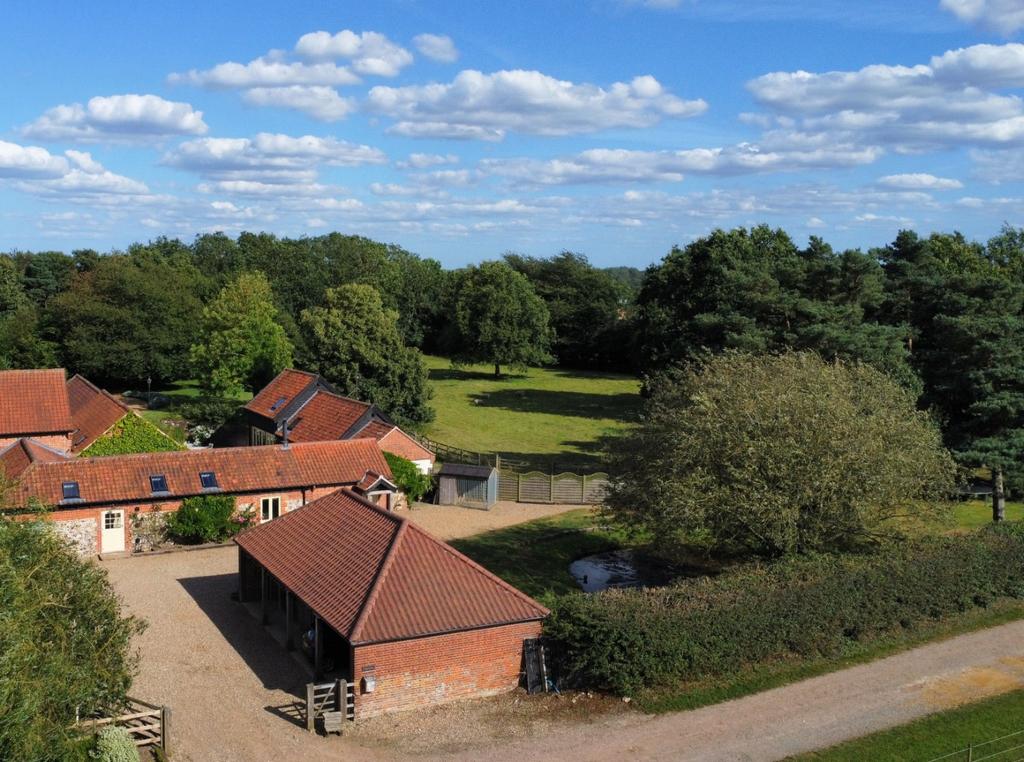 Mattishall Road, Honingham 4 bed barn - £795,000