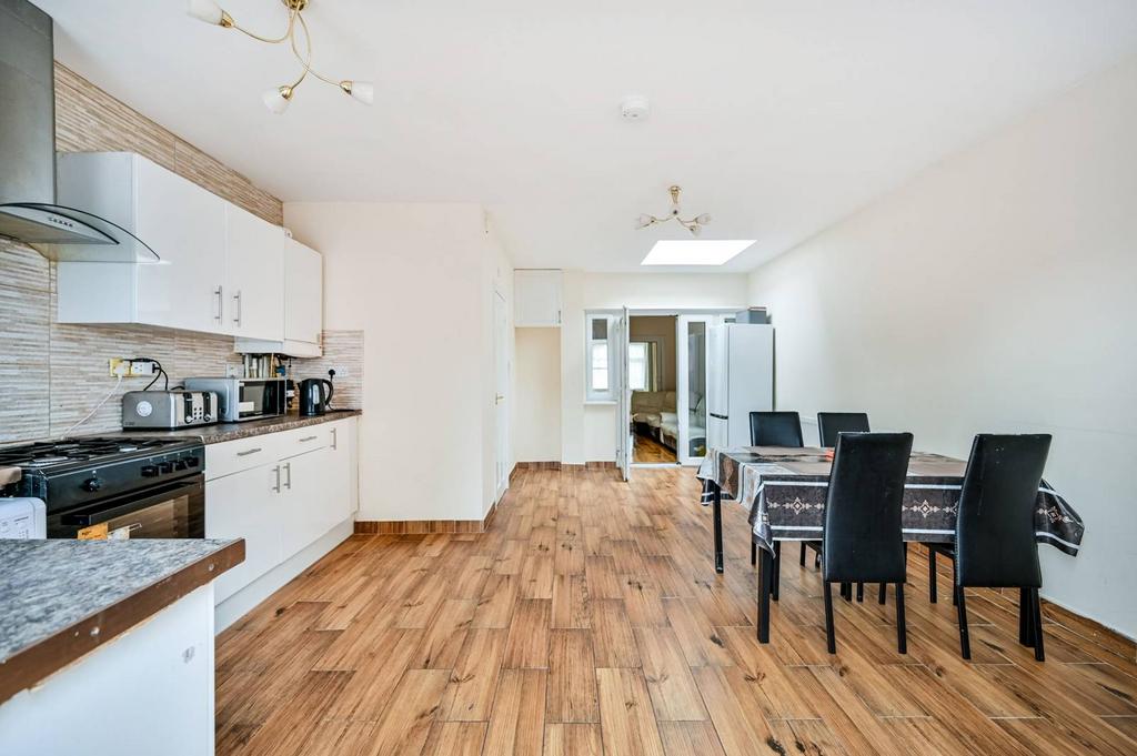 Mogden Lane, Isleworth, TW7 4 bed house to rent - £3,250 pcm (£750 pw)