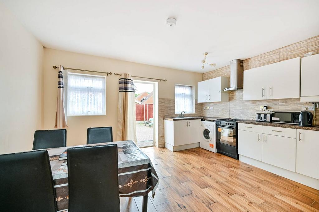 Mogden Lane, Isleworth, TW7 4 bed house to rent - £3,250 pcm (£750 pw)