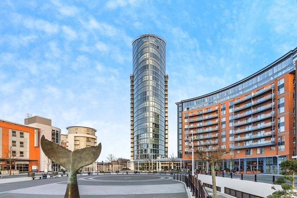 Number One Building, Portsmouth PO1 2 bed apartment to rent - £2,000 ...