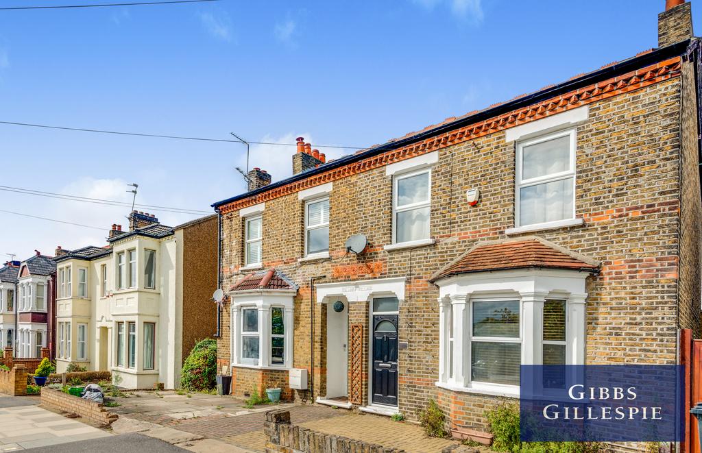 Belmont Road, Uxbridge UB8 1QU 1 bed apartment - £1,450 pcm (£335 pw)