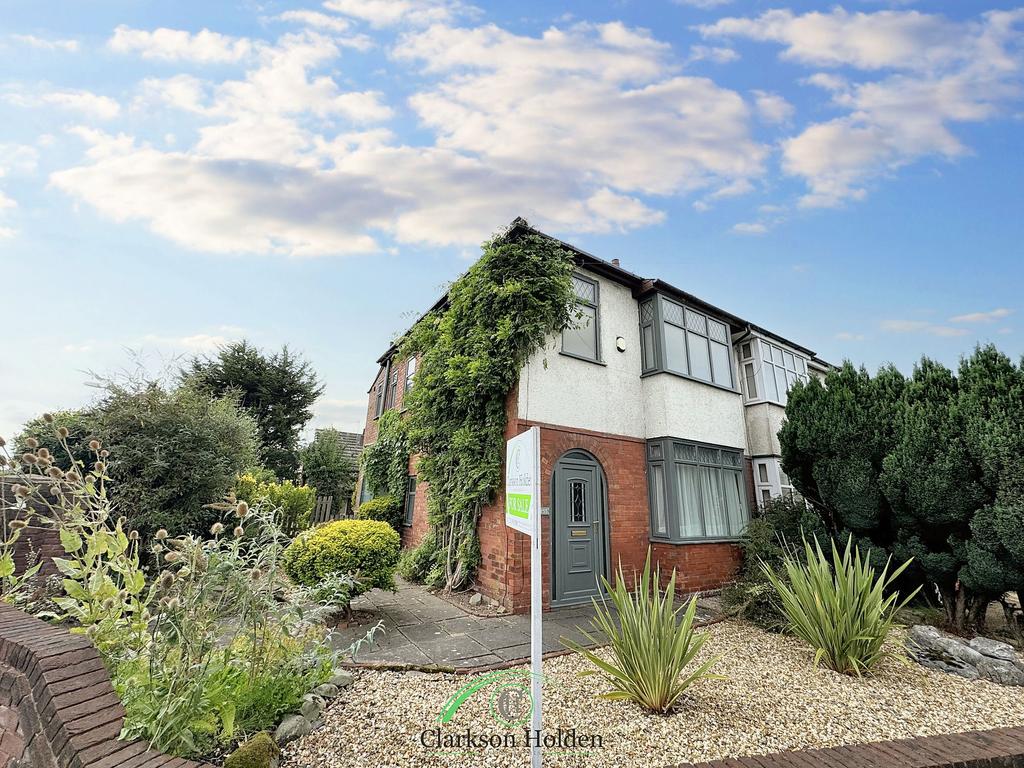 Tag Lane Ingol, Preston, PR2 3TY 3 bed semi-detached house - £210,000
