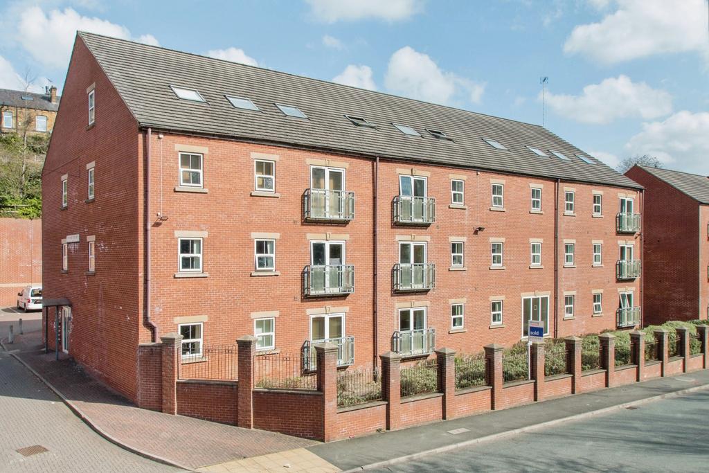 Pullman Court, Leeds LS27 2 bed apartment for sale - £125,000