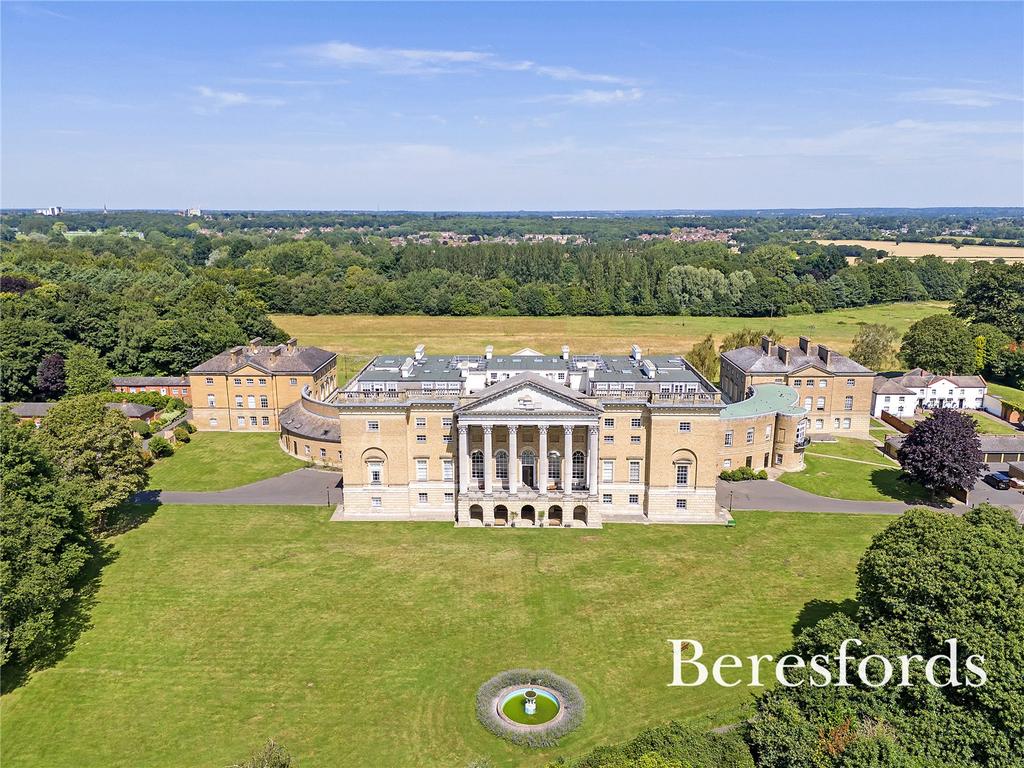 Thorndon Park, Ingrave, CM13 3 bed apartment for sale - £600,000