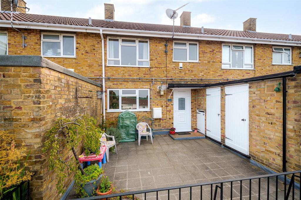 Rectory Row, Berkshire RG12 2 bed maisonette - £190,000