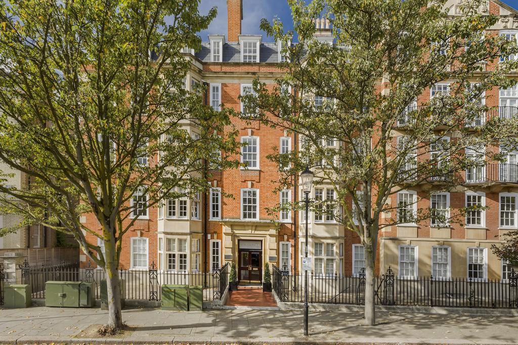 Coleherne Court, London SW5 4 bed apartment - £3,700,000