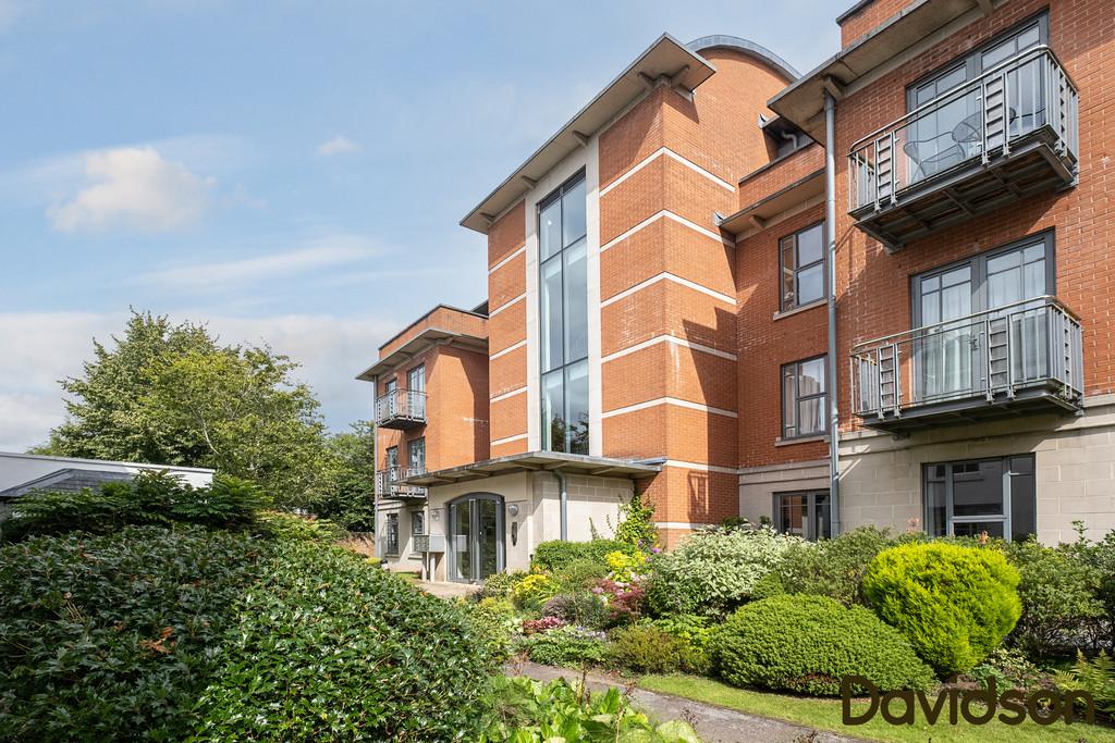 St James Place, Edgbaston B15 2 bed ground floor flat - £290,000