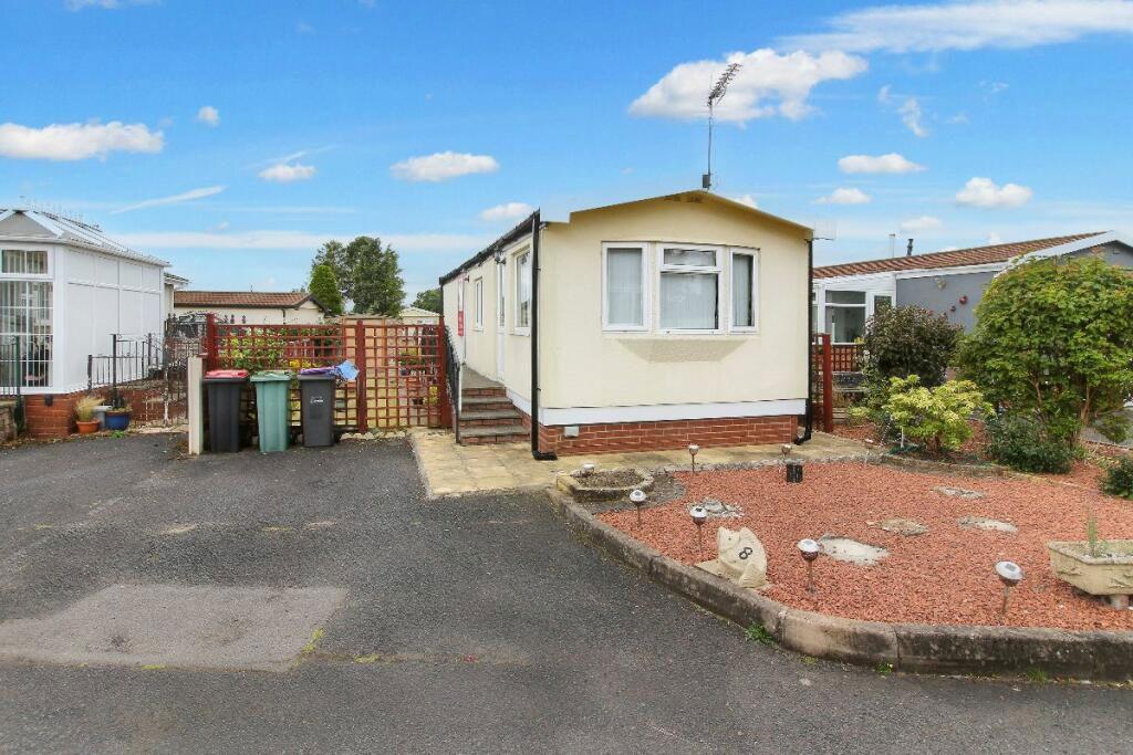 Breton Park, Muxton, Telford... 2 bed park home - £65,000
