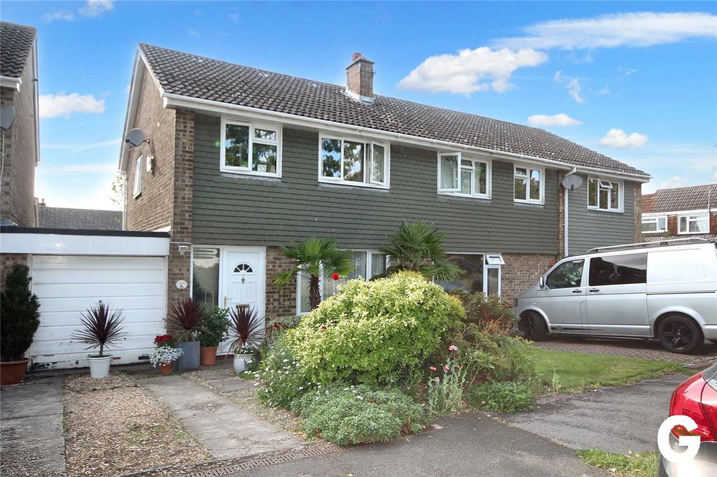 Hudson Close, Ringwood, Hampshire, BH24 3 bed semi-detached house - £ ...