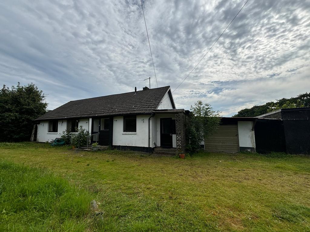 Cribyn, Lampeter, SA48 3 bed detached bungalow - £225,000