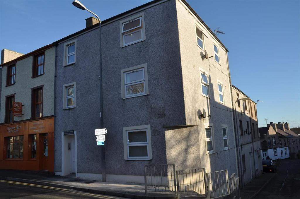 Flat 2, Holyhead, LL65 1 bed apartment - £395 pcm (£91 pw)