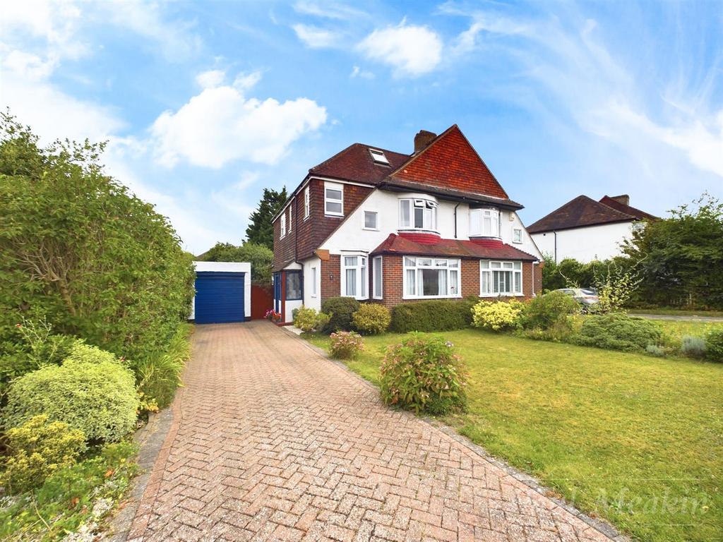 Mitchley Hill, South Croydon 5 bed semi-detached house - £725,000