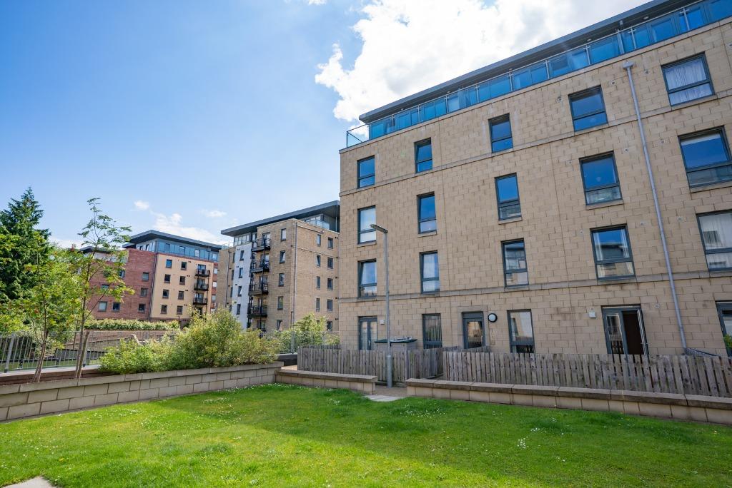 Handyside Place, Gorgie, Edinburgh, EH11 2 bed flat - £1,395 pcm (£322 pw)