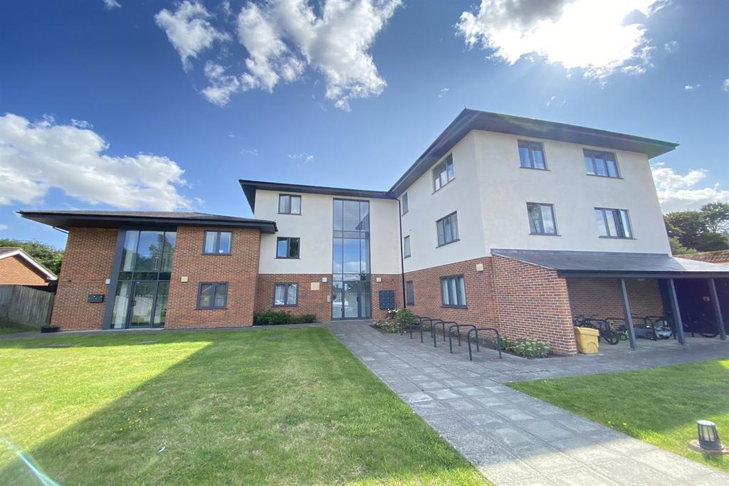 Hatch Warren, Basingstoke 2 bed apartment to rent - £1,450 pcm (£335 pw)