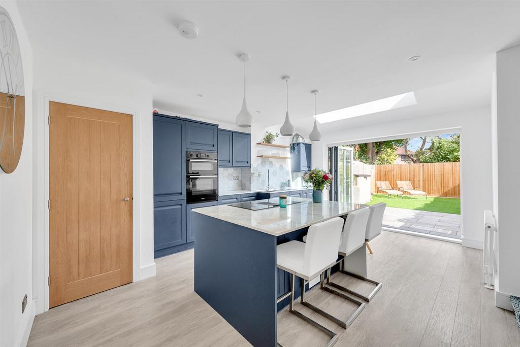 Woodchurch Close, Kent DA14 2 bed terraced house - £435,000