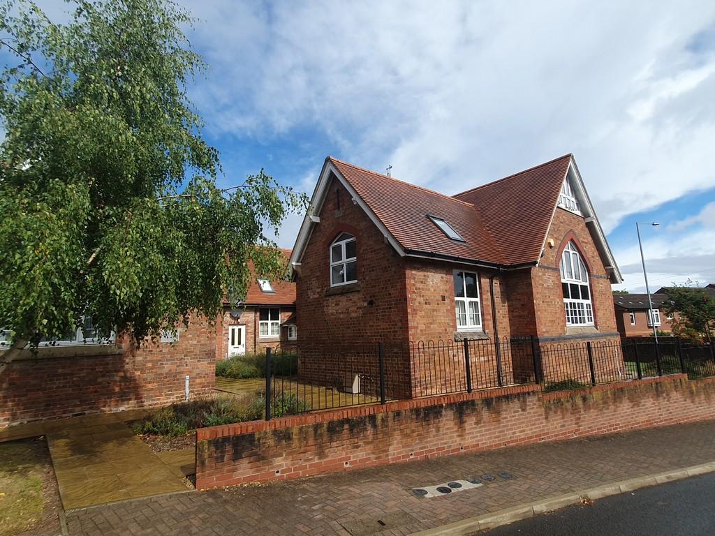 Stretton Court, Wrekin Road, Wellington 2 bed mews - £750 pcm (£173 pw)