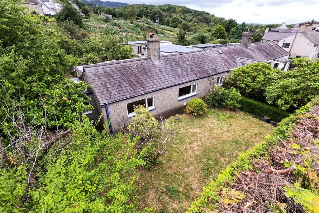 Penygroes, Tregarth, Bangor, Gwynedd... 3 bed bungalow - £220,000