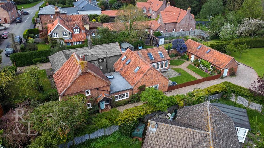 Main Street, Widmerpool, Nottingham 5 bed cottage - £800,000