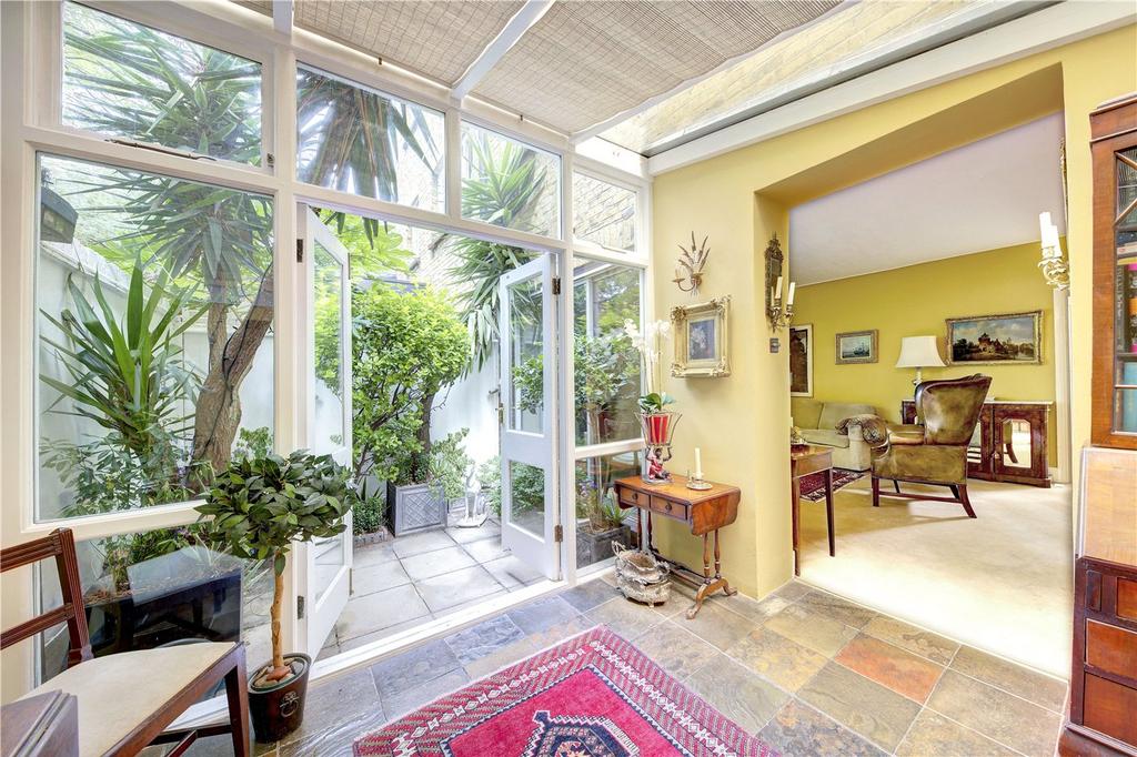 Pembroke Place, Kensington, London, W8 1 bed apartment - £795,000