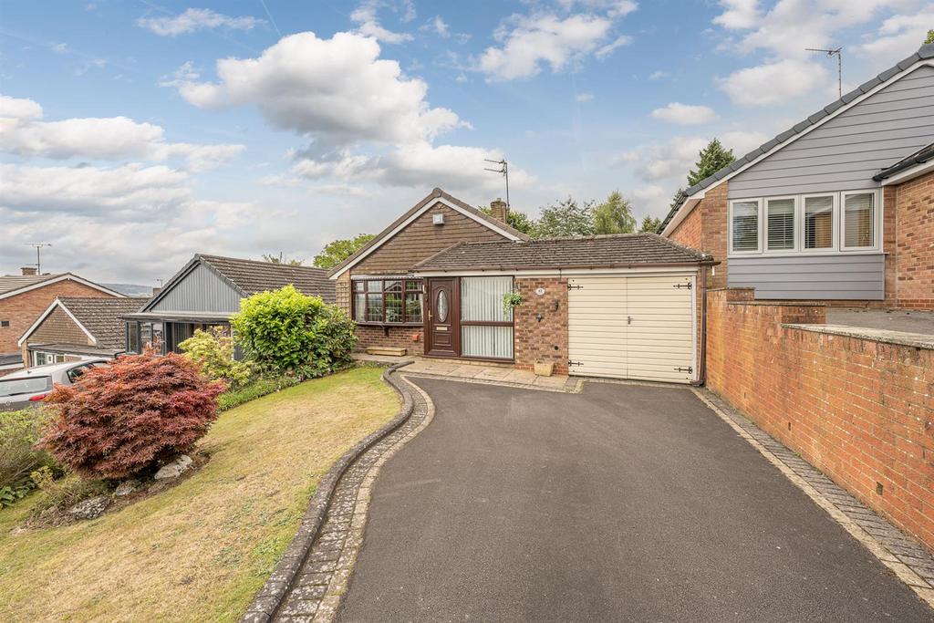 Wolverley Avenue, Wollaston, DY8 3PJ 2 bed detached bungalow for sale ...