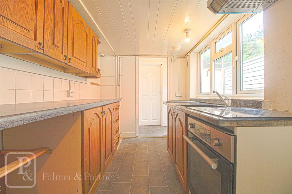 Brook Street, Colchester, Essex, CO1 3 bed terraced house - £1,000 pcm ...