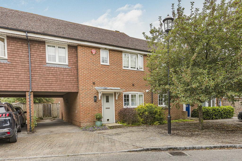 Sovereign Place, Wallingford, OX10 3 bed semi-detached house - £439,950