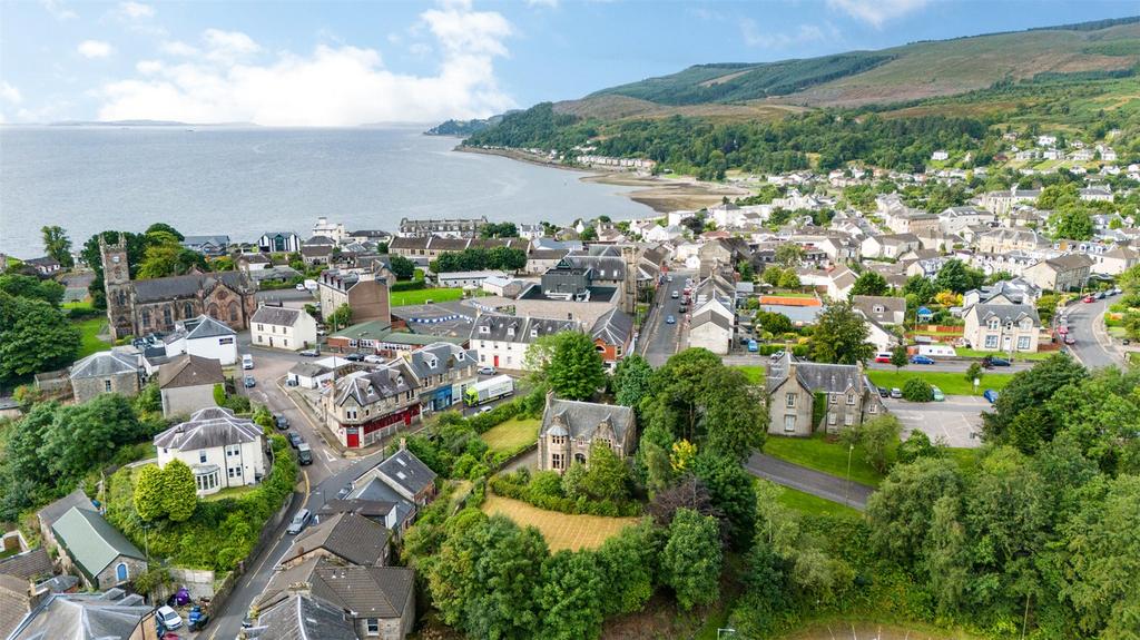 Ferrybank, Ferry Brae, Dunoon, Argyll... 6 bed detached house - £250,000
