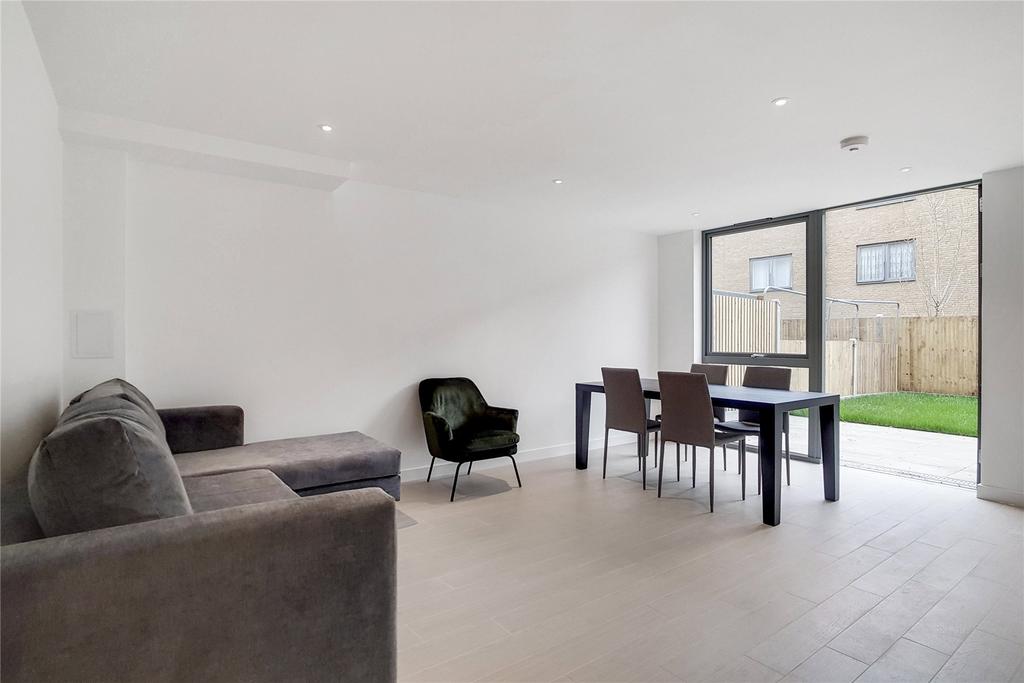 Packington Square London N1 2 bed apartment - £3,315 pcm (£765 pw)