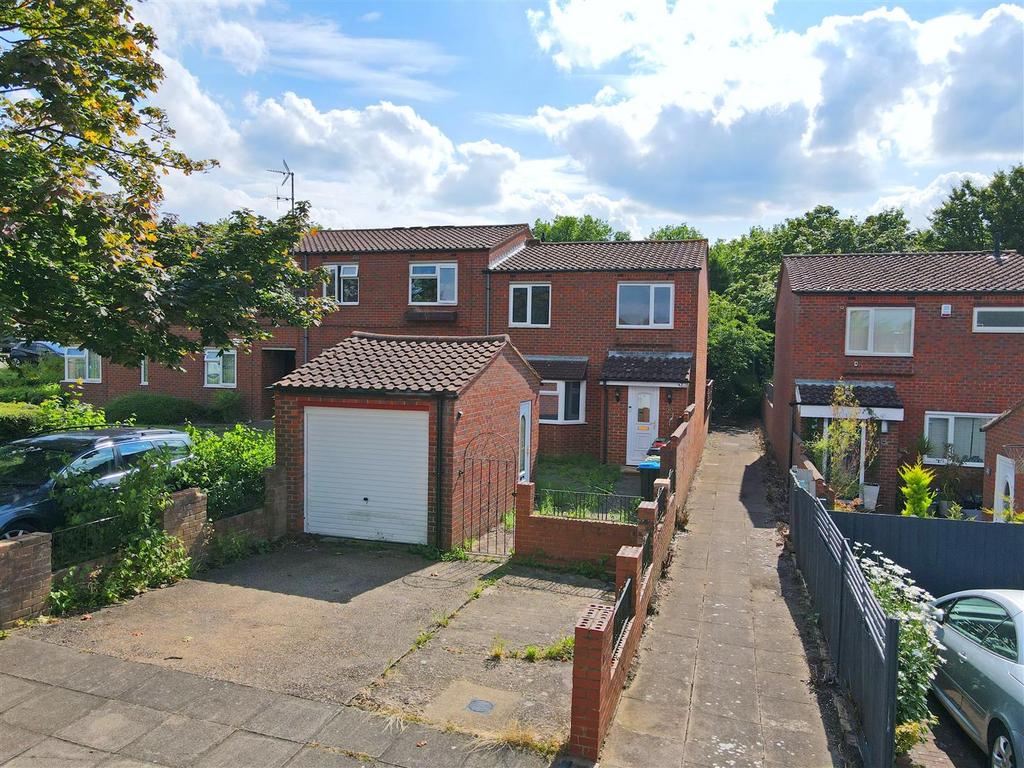 Clerkenwell Place, Springfield... 3 bed semi-detached house - £305,000