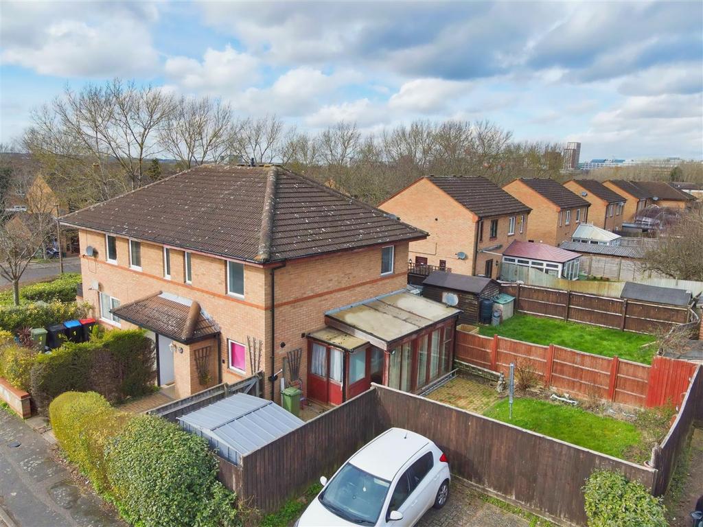 Arlott Crescent, Oldbrook, Milton Keynes 2 bed semi-detached house - £ ...
