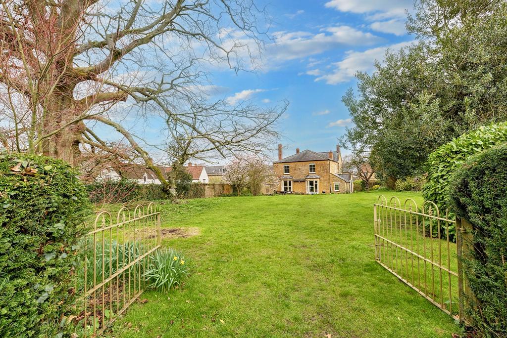 Upper High Street, Castle Cary... 4 bed detached house - £1,350,000