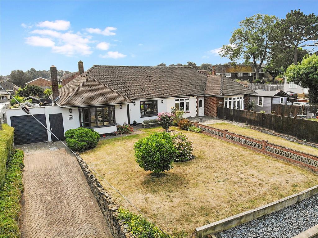 Hollywood Lane, Wainscott, Kent, ME3 2 bed bungalow - £375,000