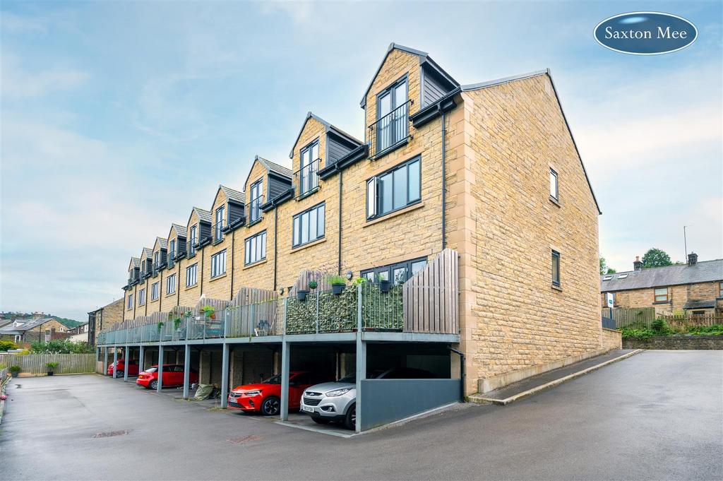 Manchester Road, Deepcar, Sheffield 4 bed townhouse for sale - £240,000