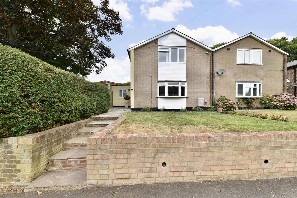 Mead Close, Stevenage 3 bed semi-detached house - £350,000