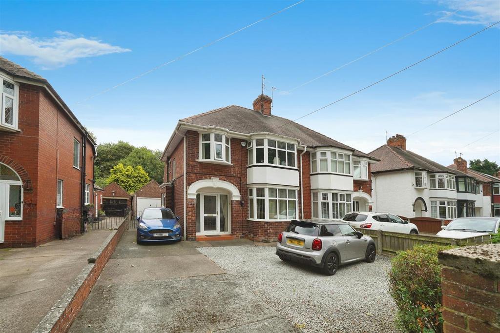 Wolfreton Lane, Willerby, Hull 3 bed semi-detached house - £360,000