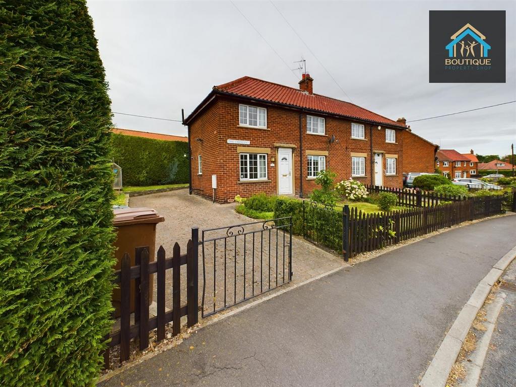 The Crescent, York YO62 3 bed semi-detached house - £255,000